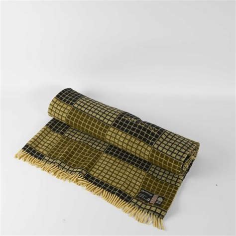 A Stunning Manatunga Woollen Blanket