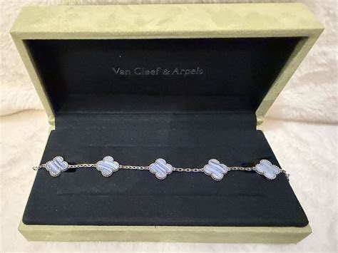 Bracelet Van Cleef Arpels Alhambra 5 Motifs Calcédoine Doccasion à