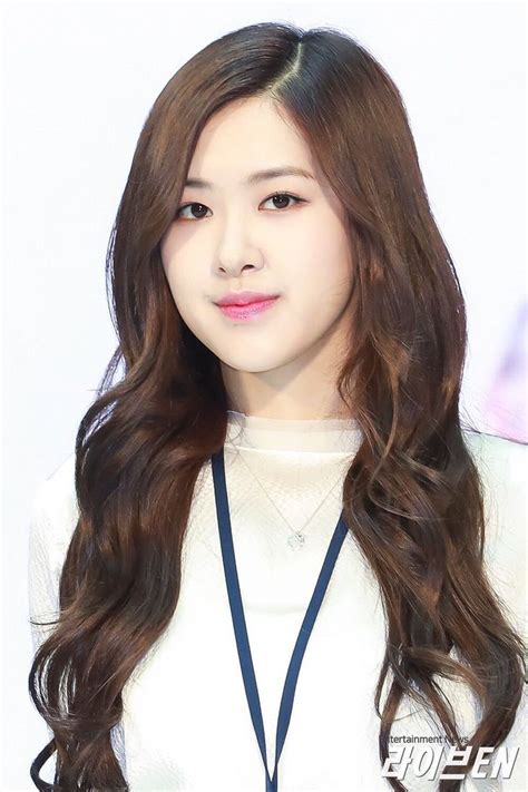 160 Best Rosé Roseanne Park Park Chae Young Blackpink Images On