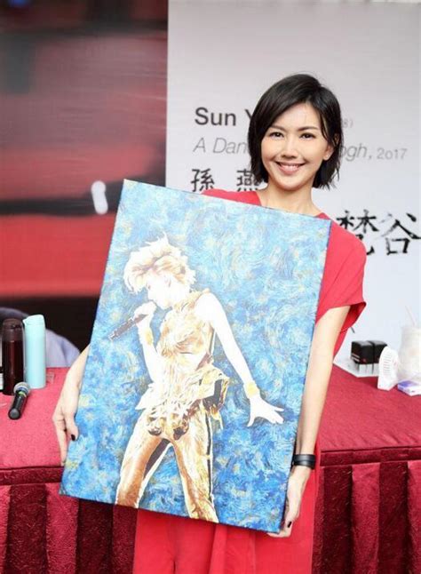 孕媽忙不停！孫燕姿帶肚宣傳新專輯 與粉絲合影心情大好 每日頭條