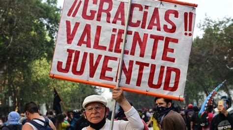 Protestas En Chile Cómo Es La Nueva Ley Que Aumentará Las Pensiones