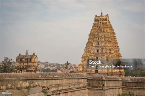 인도 함피에 있는 비루팍샤 사원 유네스코 세계 문화 유산으로 지정된 함피 의 일부 0명에 대한 스톡 사진 및 기타 이미지 Istock