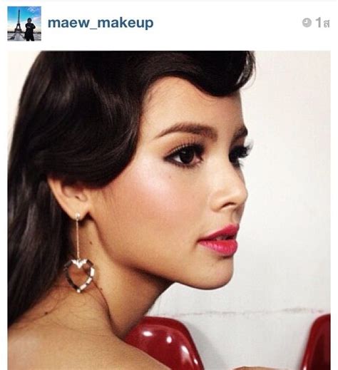 Urasaya Sperbund Makeup