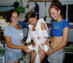 Topless College Girls Porn Pic
