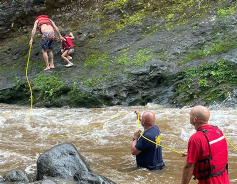 2 Rescued From Raging River In Iao Valley Amid Flash Flooding On Maui