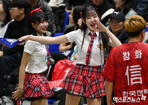 `경기장의 꽃` 치어리더 열전 치어리더 김한나 `파이팅 넘치게`[엑`s Hd포토] Zum 뉴스