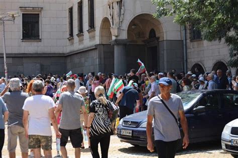 Възраждане спря протеста си за днес Обновена видео снимки