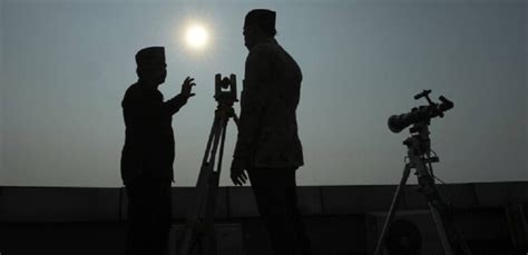 دولتان تعلنان الخميس أول أيام عيد الفطر المبارك الوقائع الإخبارية
