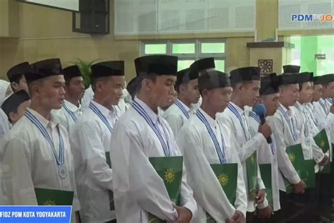 40 Lulusan Terbaik Sma Muhammadiyah 1 Yogyakarta Ikuti Wisuda Tahfidz