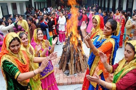Lohri 2019 Date Importance Significance History Shubh Muhurat