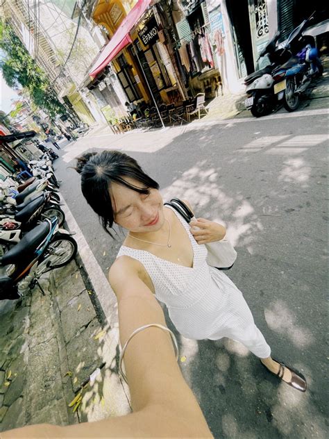 buồn vì từng vui lại vui vì không còn buồn niềm vui ôm lấy nỗi buồn không buồn sao mà mình vuii