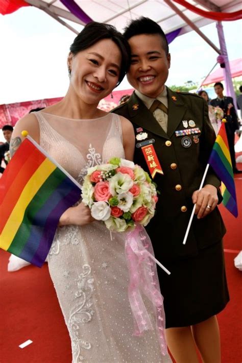 Gay Couples Tie Knot For First Time At Taiwan Military Wedding Ibtimes