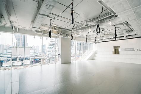 This Bungee Dance Class Will Help Fire Up Your Core Amodrn