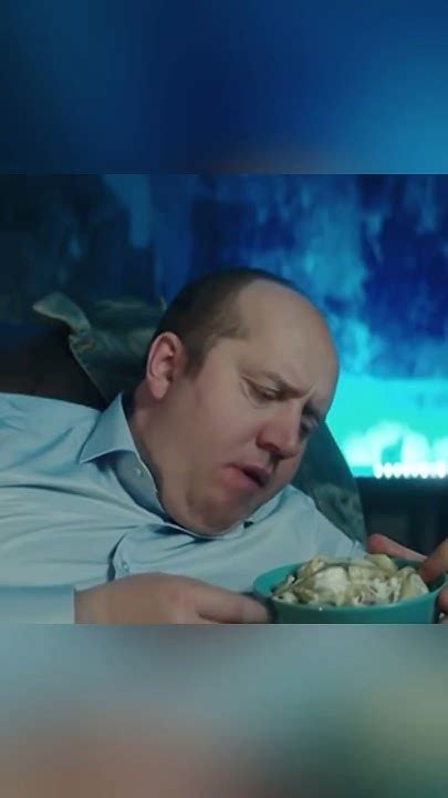 ДАЛ КОТУ ВЫБРАТЬ РЕЖИСЕРА😂😂😂 #сериал #юмор #моменты - YouTube
