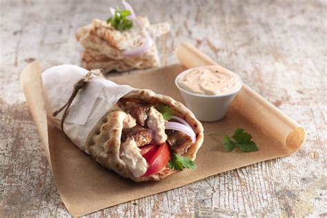 ΣΟΥΒΛΑΚΙΑ ΤΥΛΙΧΤΑ ΣΕ ΠΙΤΑ ΜΕ ΤΖΑΤΖΙΚΙ ΛΑΧΑΝΙΚΩΝ Femalevoice Gr