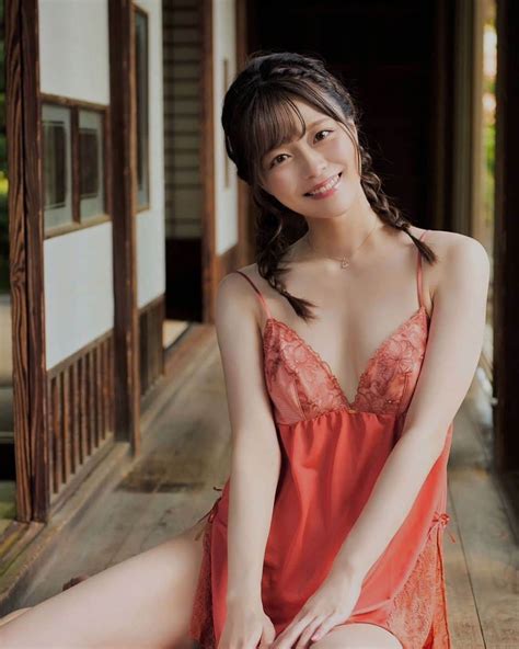 奏音かのんさんのインスタグラム写真 奏音かのんinstagram 「写真集の裏表紙はこれっ🌷」9月25日 11時32分 Kanon