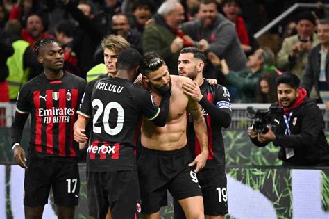Highlights Maldini Illude Lo Spezia Vola Il Milan Gol E Rosso Per