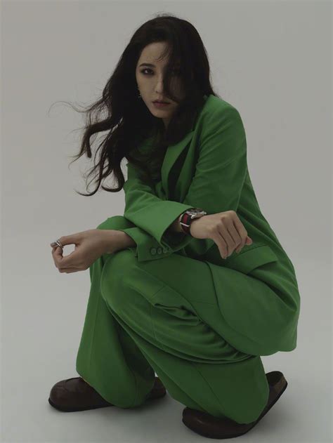 Cr