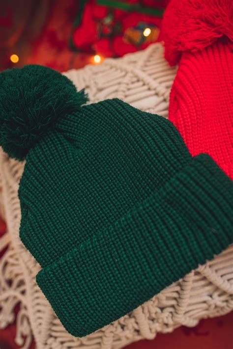 Le Bonnet à Pompons Moelleux De Lhiver Odette And Lulu