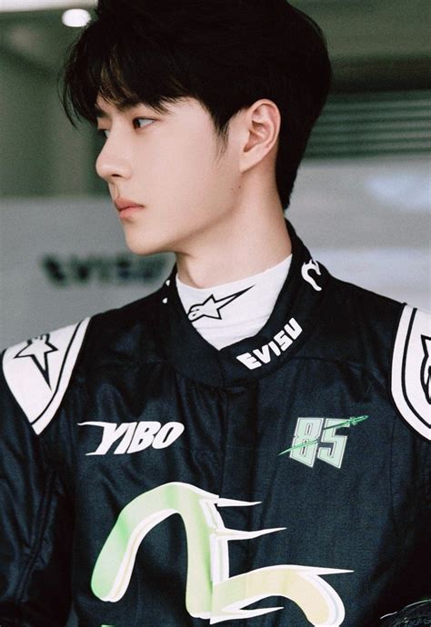 ปกพนโดย jiraphon ch ใน 05Tracer 85 สไตลหนมๆ ผชายหลอ