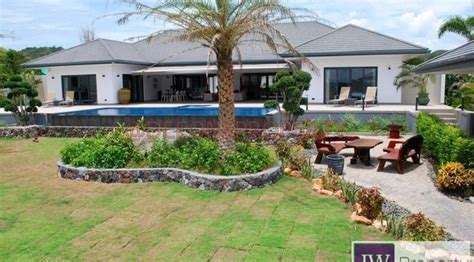 Pin By Bedouet On Maisons Cuisines Outdoor Structures Pergola Outdoor