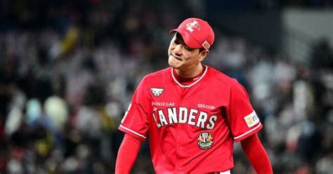 사진 김광현 실점에 고개를 갸웃