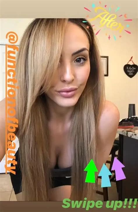 Peyton Royce Scrolller