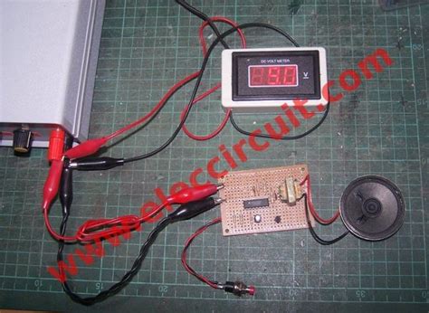 Cd4011 Oscillator Circuit With Inverter Gates