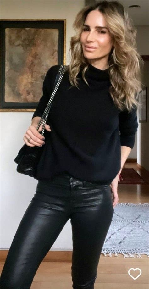 Pin By Leidy Soto On Outfits Shiny Leggings Outfits Jean Outfits