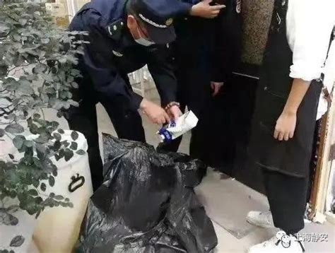 南京西路街道开展垃圾分类专项联合巡查执法活动