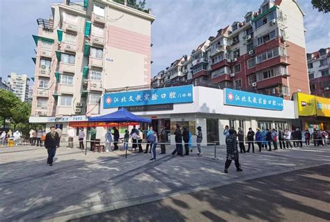 【9图】房源正面十字路口周边人群聚集对面小学边上初中宁波江北中马北岸琴森清河路商铺商铺租售生意转让转让 宁波58同城