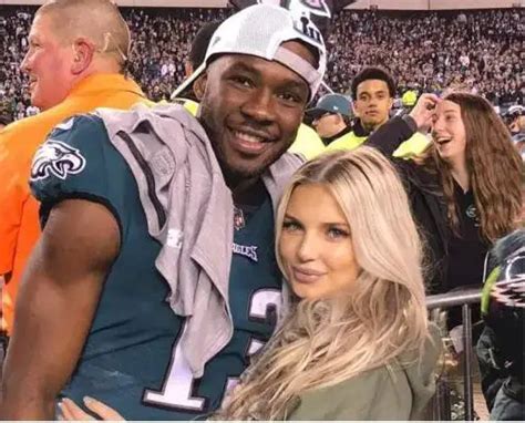 Eagles Wr Nelson Agholor Injury Update Contract And Personal Life Info