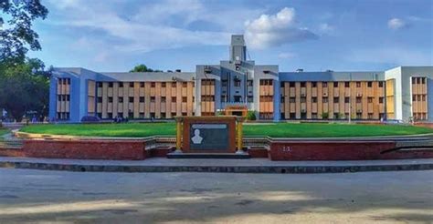 প্রক্সিকাণ্ডে জড়িত থাকায় রাবি শিক্ষার্থীকে সাময়িক বহিষ্কার