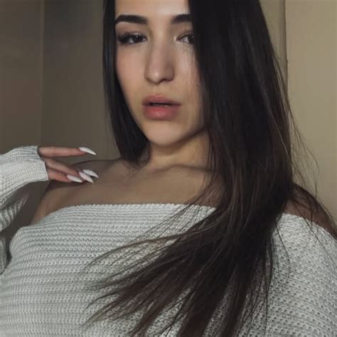 𝐬𝐨𝐟𝐢𝐚 Sofia Ivnv • Threads Say More