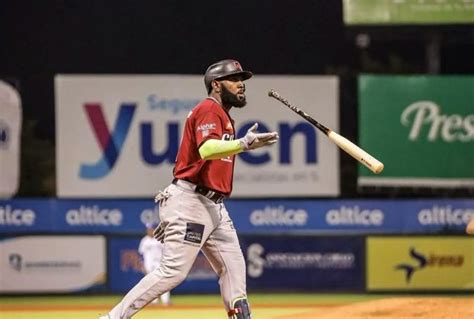Marcell Ozuna Pega Triple Y Produce Dos Carreras En El Triunfo De Los