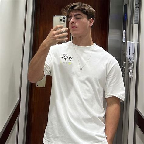 Pin De ؘ Em 70 Roupas Masculinas Modernas Roupas Masculinas Na Moda
