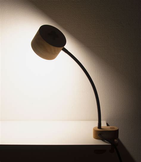 Горіхова лампа на струбцині Гудзік Купити світильник з горіха Гудзік в інтернет магазині Бамбетель