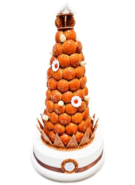 PIECE MONTEE CHOUX ET NOUGATINE FINE Pâtisseries chocolats