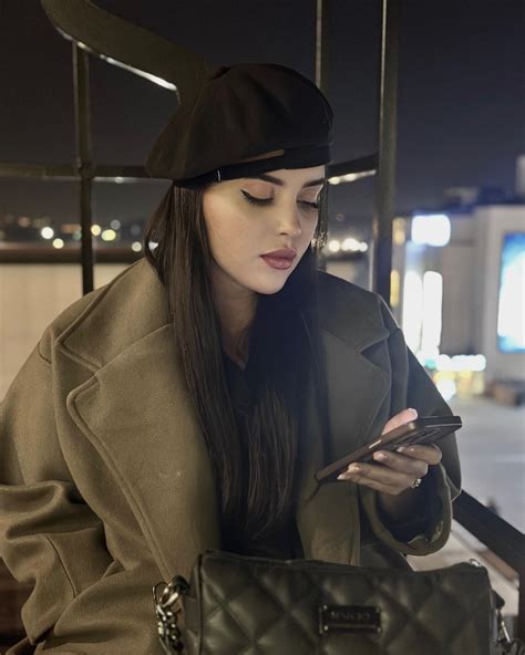 ‎مونا مسیــحا 🎙️‎ ‎یهو خدا ی دری رو برات باز میکنه که اصن اون درو نزده بودی ، بهش اعتماد کن 💎