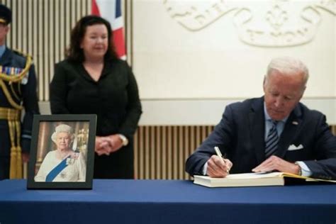 美国总统拜登夫妇发表声明 悼念英国女王伊丽莎白二世凤凰网北美凤凰网