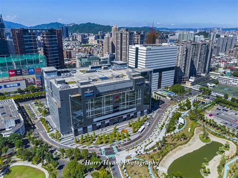 Dji0610新店裕隆城裕隆城誠品書店誠品生活新店威秀影城商業大樓百貨公司購物商場新北北新店區 Flickr