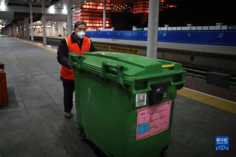 新春走基层丨春运夜行者 新华网