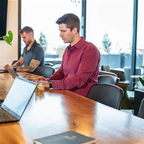 Shift Workspaces Rubberdesk