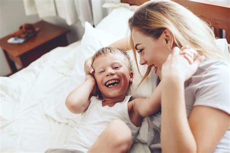 Jenny Mccarthy And Her Sons Battle 5 Signs Of Autism