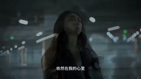 让你难受的人要反复的谈直到他再也激不起你内心的一丝水花就像 我去见你的那趟车上明白了，我有多爱你，也在回来的那趟车上明白了我多爱都没用