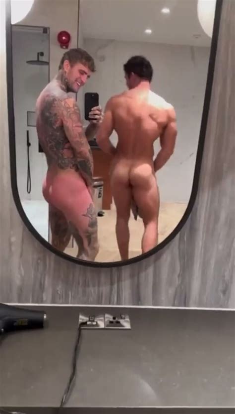 Straight Guys Showing Off Video 2 ThisVid