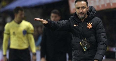 Trabalho de Vitor Pereira no Corinthians é muito comum diz Mauro Cezar
