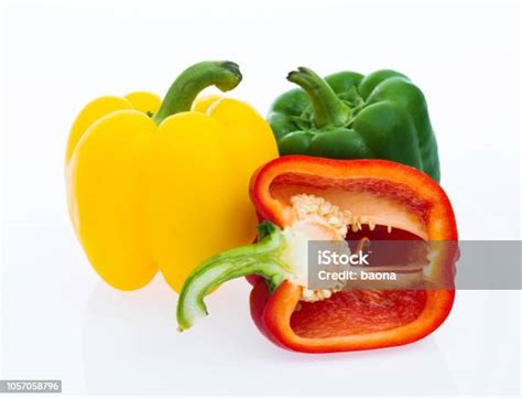 흰색 바탕에 피망 단고추에 대한 스톡 사진 및 기타 이미지 단고추 단면도 반면 Istock