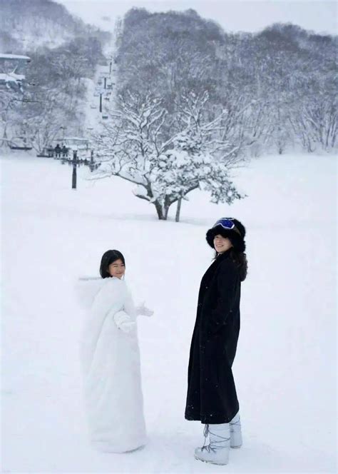 章子怡庆46岁生日！带女儿去日本滑雪，醒醒气场强大长得超像汪峰孩子电影网友