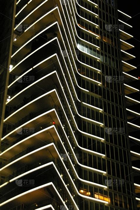夜晚摩天大楼贝鲁特建筑外部金属垂直画幅图像现代无人黎巴嫩素材 花瓣网
